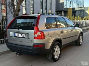 Grey Volvo XC90 2004 in Vilnius, with an engine capacity of 2.40 L and mileage of 406 thousand km for 2850 €, photo 6 on AUTOMOTO.COM.LV