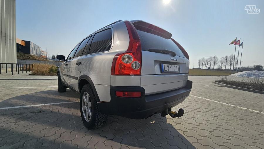 Grey Volvo XC90 2004 in Vilnius, with an engine capacity of 2.40 L and mileage of 366 thousand km for 4200 €, photo 4 on AUTOMOTO.COM.LV