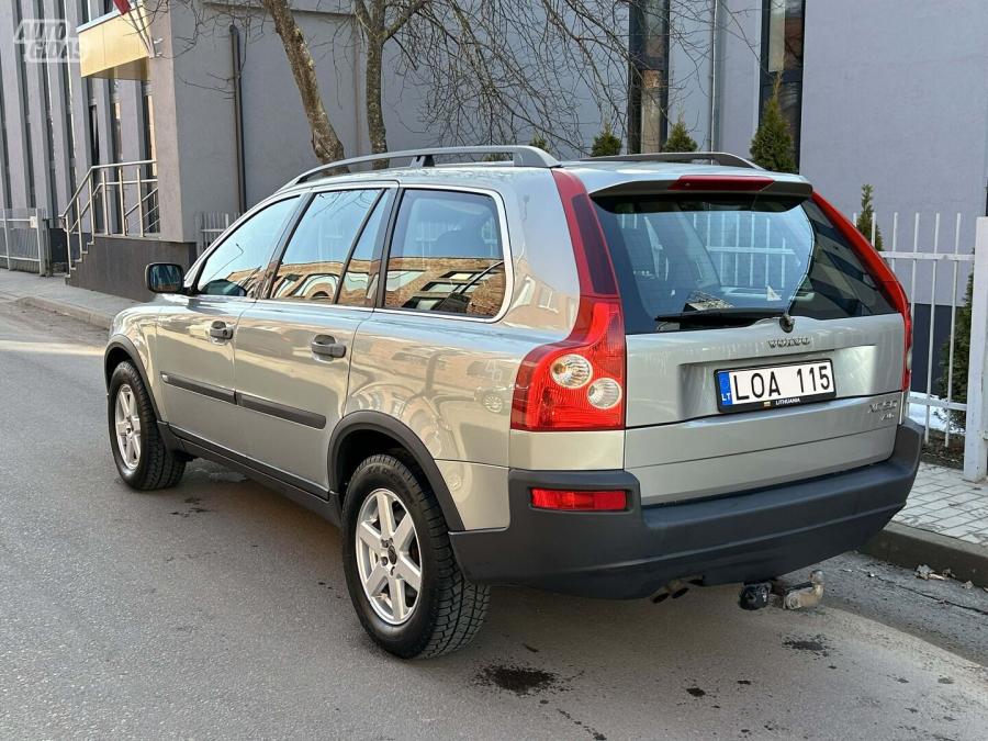 Grey Volvo XC90 2004 in Vilnius, with an engine capacity of 2.40 L and mileage of 406 thousand km for 3100 €, photo 3 on AUTOMOTO.COM.LV