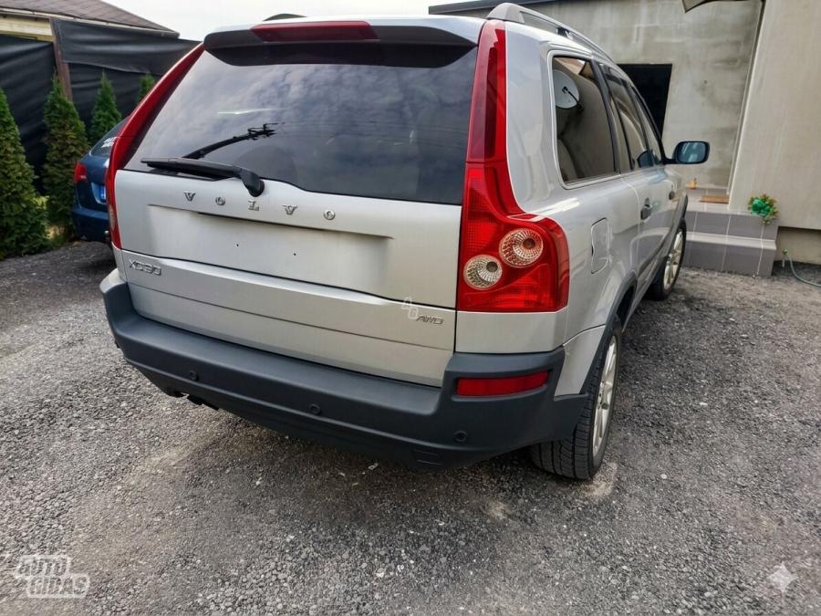 Grey Volvo XC90 2004 in Vilnius, with an engine capacity of 2.40 L and mileage of 393 thousand km for 3400 €, photo 4 on AUTOMOTO.COM.LV