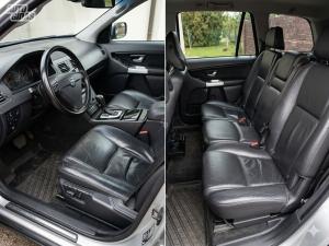 Grey Volvo XC90 2004 in Vilnius, with an engine capacity of 2.40 L and mileage of 393 thousand km for 3400 €, photo 5 on AUTOMOTO.COM.LV