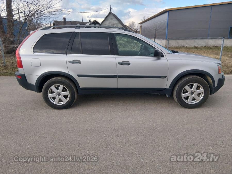 Grey Volvo XC90 2004 in Tallinn, with an engine capacity of 2.40 L and mileage of 438 thousand km for 4500 €, photo 5 on AUTOMOTO.COM.LV