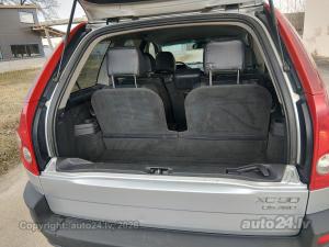 Grey Volvo XC90 2004 in Tallinn, with an engine capacity of 2.40 L and mileage of 438 thousand km for 4500 €, photo 13 on AUTOMOTO.COM.LV