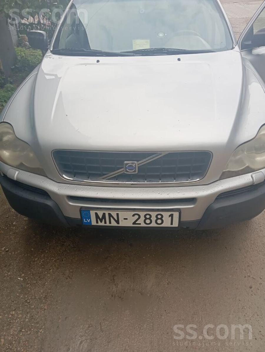 Pelēks Volvo XC90 2004 Rīga, ar dzinēja tilpumu 2.40 L un nobraukumu 335 tūkst. km par 4500 €, foto 1 vietnē AUTOMOTO.COM.LV