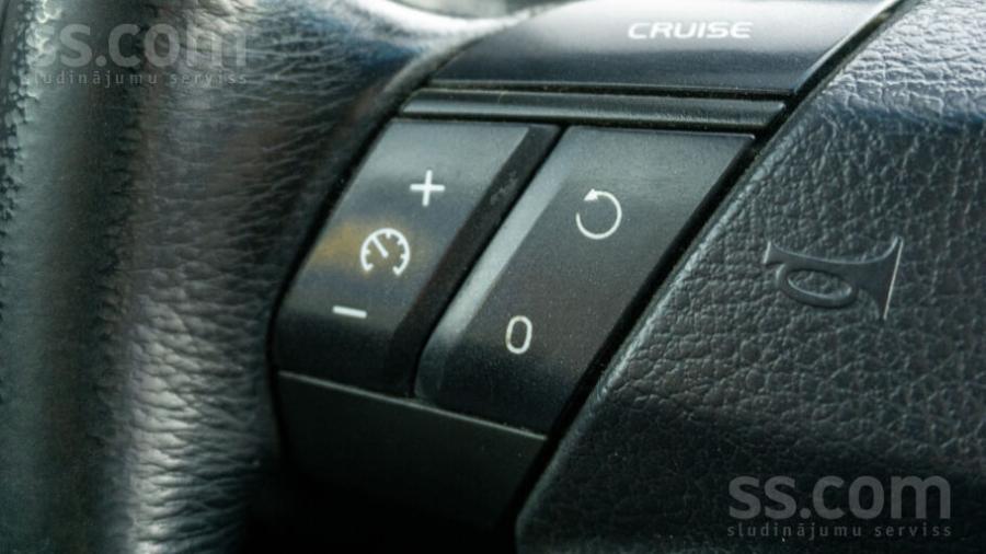 Pelēks Volvo XC90 2004 Rīga, ar dzinēja tilpumu 2.40 L un nobraukumu 365 tūkst. km par 1990 €, foto 19 vietnē AUTOMOTO.COM.LV