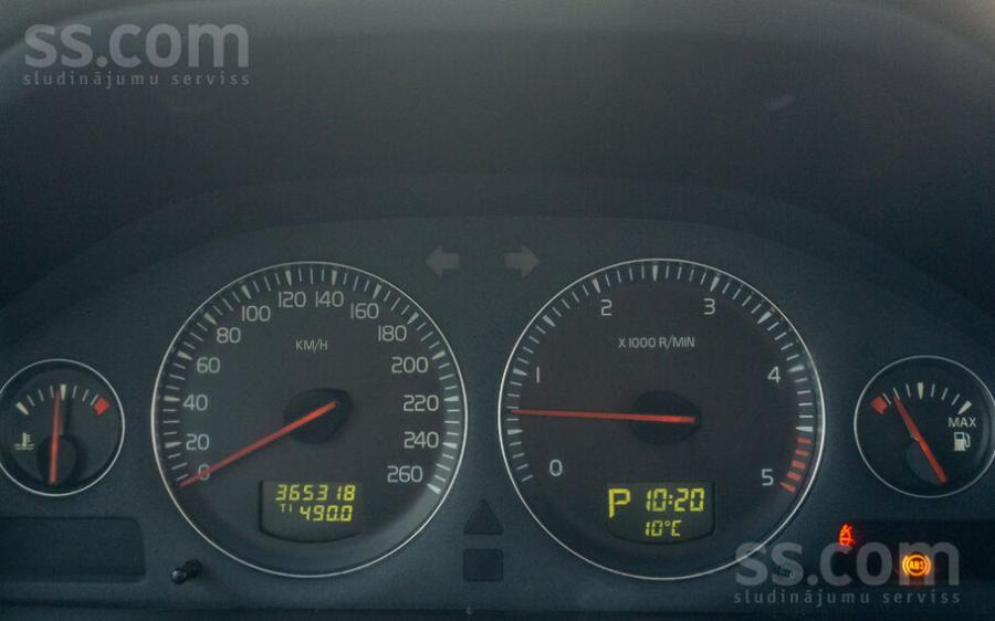 Pelēks Volvo XC90 2004 Rīga, ar dzinēja tilpumu 2.40 L un nobraukumu 365 tūkst. km par 1990 €, foto 22 vietnē AUTOMOTO.COM.LV