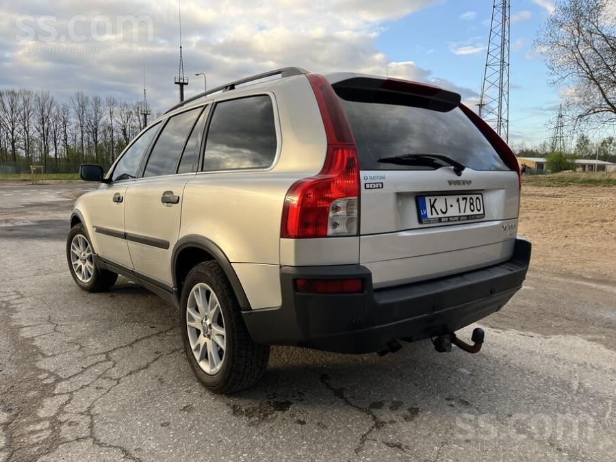 Grey Volvo XC90 2004 in Riga, with an engine capacity of 2.40 L and mileage of 481 thousand km for 3700 €, photo 6 on AUTOMOTO.COM.LV