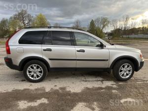 Grey Volvo XC90 2004 in Riga, with an engine capacity of 2.40 L and mileage of 481 thousand km for 3700 €, photo 7 on AUTOMOTO.COM.LV