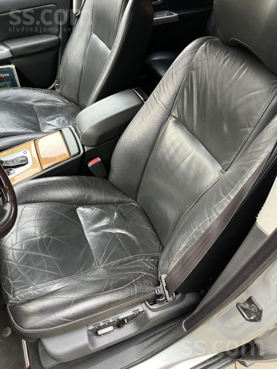 Grey Volvo XC90 2004 in Riga, with an engine capacity of 2.40 L and mileage of 481 thousand km for 3700 €, photo 9 on AUTOMOTO.COM.LV