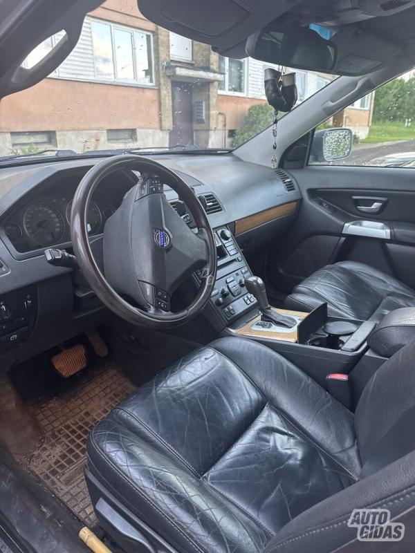 Grey Volvo XC90 2004 in Vilnius, with an engine capacity of 2.40 L and mileage of 429 thousand km for 2650 €, photo 5 on AUTOMOTO.COM.LV