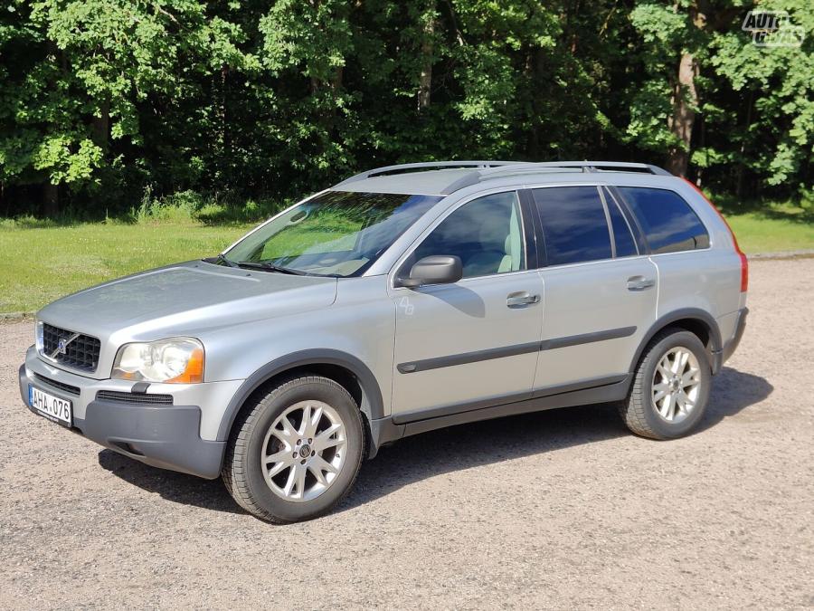 Pelēks Volvo XC90 2004 Viļņa, ar dzinēja tilpumu 2.50 L un nobraukumu 332 tūkst. km par 1999 €, foto 1 vietnē AUTOMOTO.COM.LV