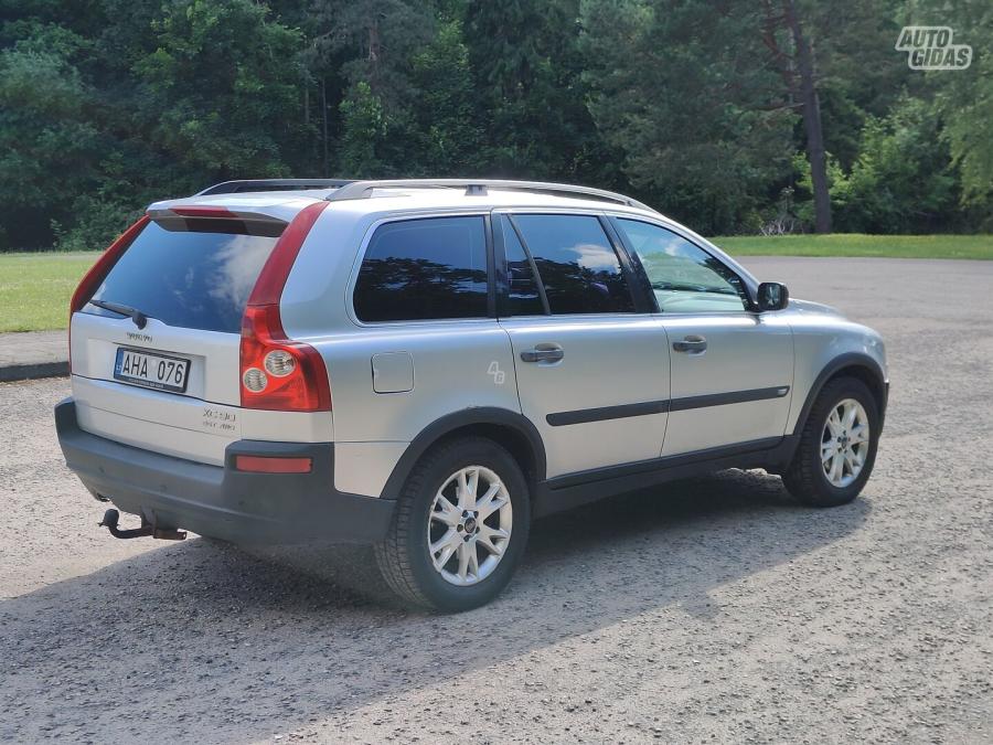 Pelēks Volvo XC90 2004 Viļņa, ar dzinēja tilpumu 2.50 L un nobraukumu 332 tūkst. km par 1999 €, foto 4 vietnē AUTOMOTO.COM.LV