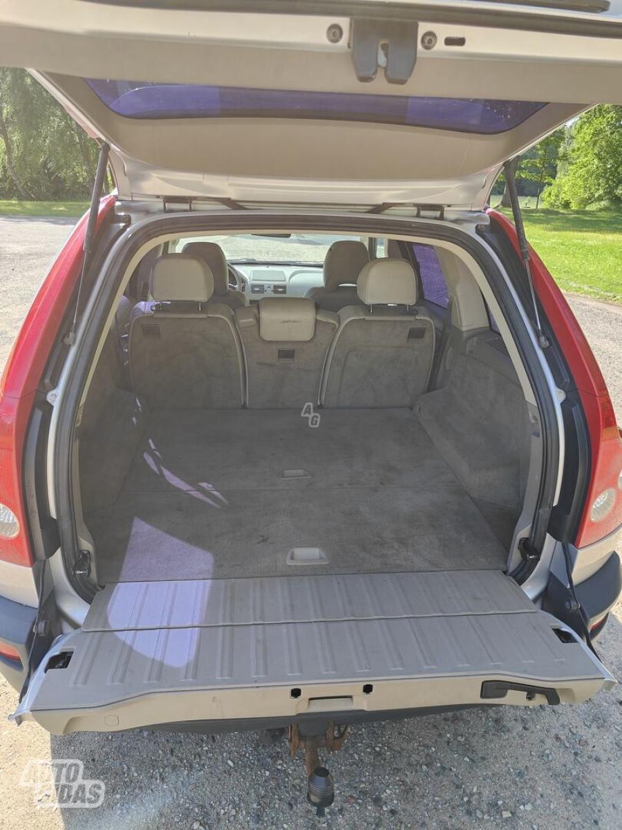 Pelēks Volvo XC90 2004 Viļņa, ar dzinēja tilpumu 2.50 L un nobraukumu 332 tūkst. km par 1999 €, foto 11 vietnē AUTOMOTO.COM.LV