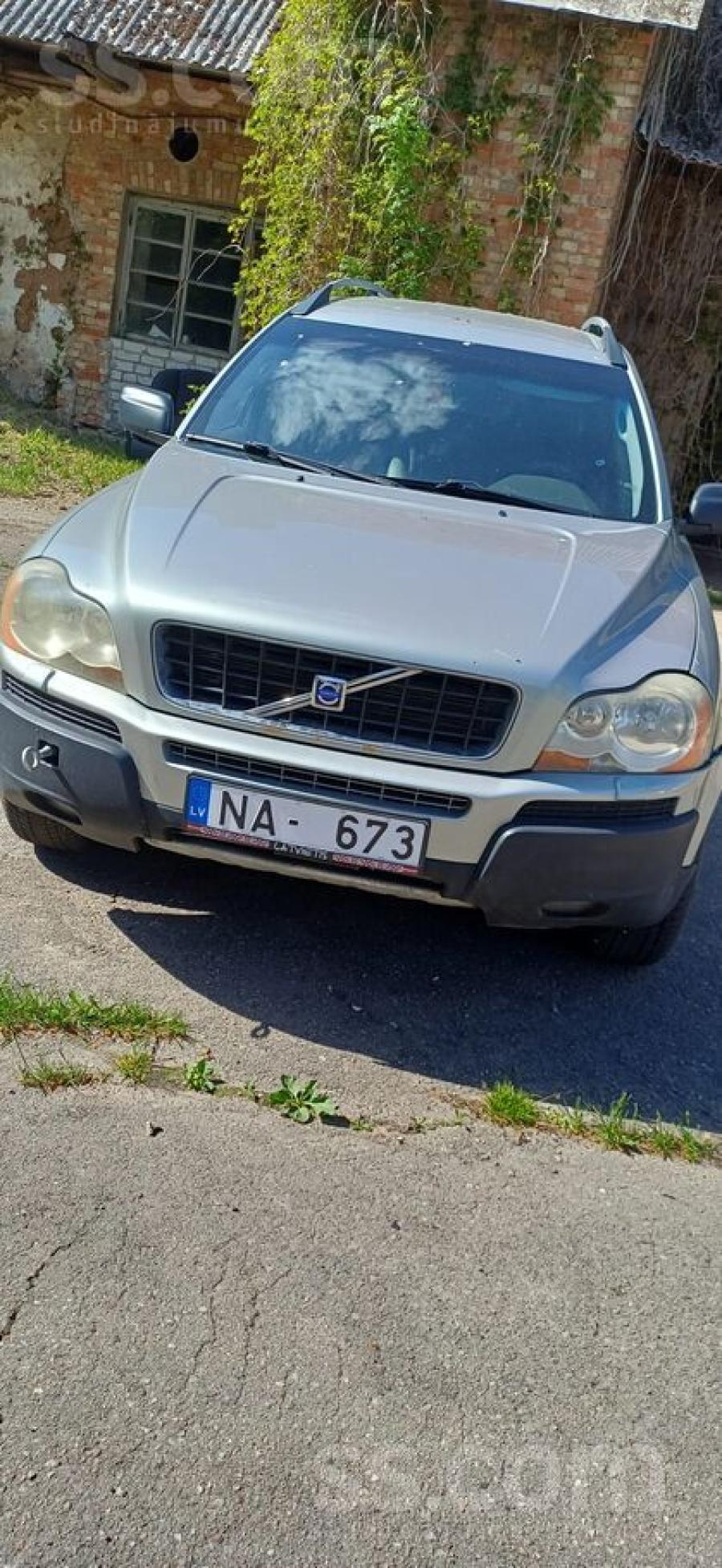 Pelēks Volvo XC90 2004 Saldus, ar dzinēja tilpumu 2.90 L un nobraukumu 393 tūkst. km par 2225 €, foto 1 vietnē AUTOMOTO.COM.LV