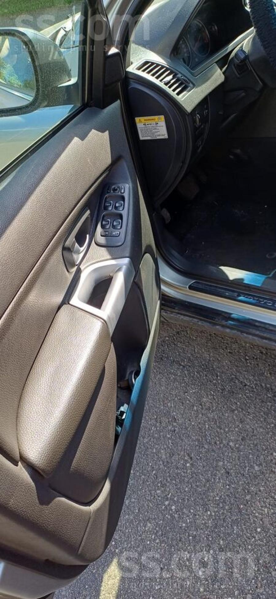 Pelēks Volvo XC90 2004 Saldus, ar dzinēja tilpumu 2.90 L un nobraukumu 393 tūkst. km par 2225 €, foto 12 vietnē AUTOMOTO.COM.LV