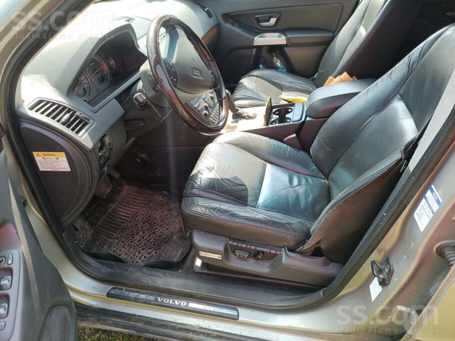 Pelēks Volvo XC90 2004 Jūrmala, ar dzinēja tilpumu 2.90 L un nobraukumu 239 tūkst. km par 4100 €, foto 8 vietnē AUTOMOTO.COM.LV