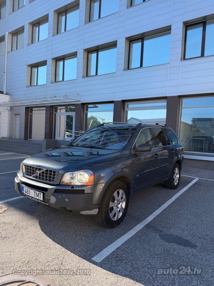 Grey Volvo XC90 2004 in Tallinn, with an engine capacity of 2.40 L and mileage of 301 thousand km for 2799 €, photo 1 on AUTOMOTO.COM.LV
