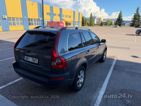 Pelēks Volvo XC90 2004 Tallina, ar dzinēja tilpumu 2.40 L un nobraukumu 301 tūkst. km par 2799 €, foto 5 vietnē AUTOMOTO.COM.LV