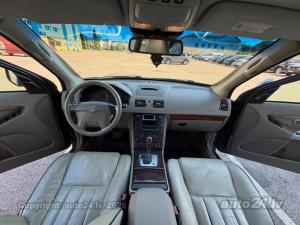 Grey Volvo XC90 2004 in Tallinn, with an engine capacity of 2.40 L and mileage of 301 thousand km for 2799 €, photo 8 on AUTOMOTO.COM.LV