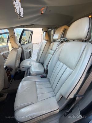 Grey Volvo XC90 2004 in Tallinn, with an engine capacity of 2.40 L and mileage of 301 thousand km for 2799 €, photo 11 on AUTOMOTO.COM.LV