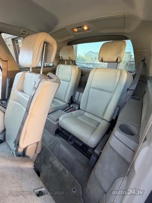 Grey Volvo XC90 2004 in Tallinn, with an engine capacity of 2.40 L and mileage of 301 thousand km for 2799 €, photo 12 on AUTOMOTO.COM.LV