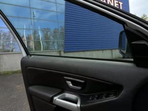 Grey Volvo XC90 2004 in Riga, with an engine capacity of 2.40 L and mileage of 236 thousand km for 2990 €, photo 19 on AUTOMOTO.COM.LV