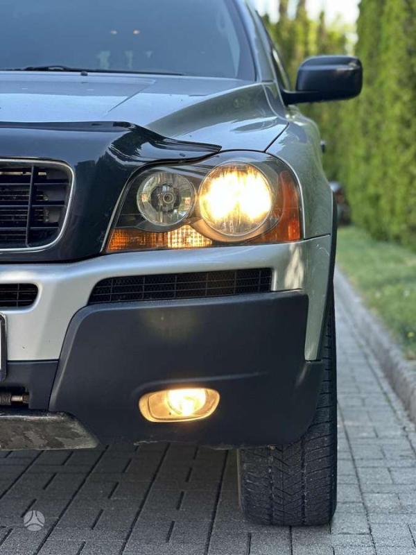 Grey Volvo XC90 2004 in Nemencine, with an engine capacity of 2.40 L and mileage of 499 thousand km for 2950 €, photo 2 on AUTOMOTO.COM.LV