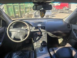 Grey Volvo XC90 2004 in Vilnius, with an engine capacity of 2.40 L and mileage of 480 thousand km for 2200 €, photo 7 on AUTOMOTO.COM.LV