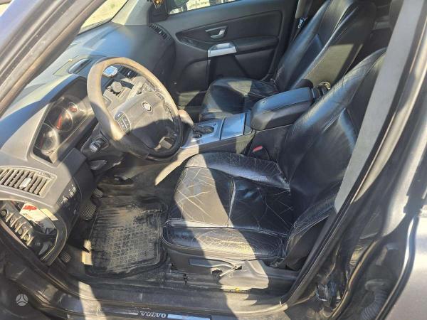 Pelēks Volvo XC90 2004 Viļņa, ar dzinēja tilpumu 2.40 L un nobraukumu 480 tūkst. km par 2200 €, foto 9 vietnē AUTOMOTO.COM.LV
