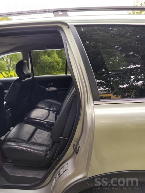 Pelēks Volvo XC90 2004 Jelgava, ar dzinēja tilpumu 2.40 L un nobraukumu 478 tūkst. km par 2800 €, foto 4 vietnē AUTOMOTO.COM.LV