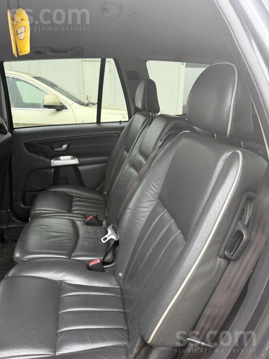 Pelēks Volvo XC90 2004 Rīga, ar dzinēja tilpumu 2.40 L un nobraukumu 354 tūkst. km par 5000 €, foto 8 vietnē AUTOMOTO.COM.LV