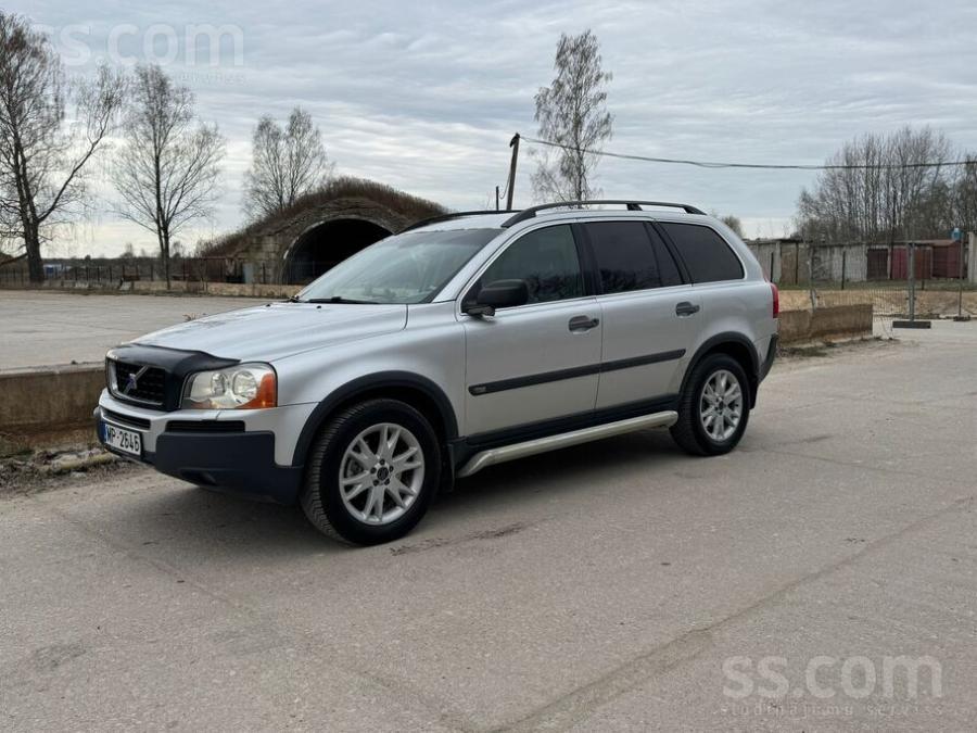 Grey Volvo XC90 2004 in Riga, with an engine capacity of 2.40 L and mileage of 0 thousand km for 3699 €, photo 1 on AUTOMOTO.COM.LV