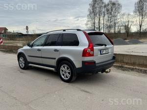 Grey Volvo XC90 2004 in Riga, with an engine capacity of 2.40 L and mileage of 0 thousand km for 3699 €, photo 4 on AUTOMOTO.COM.LV