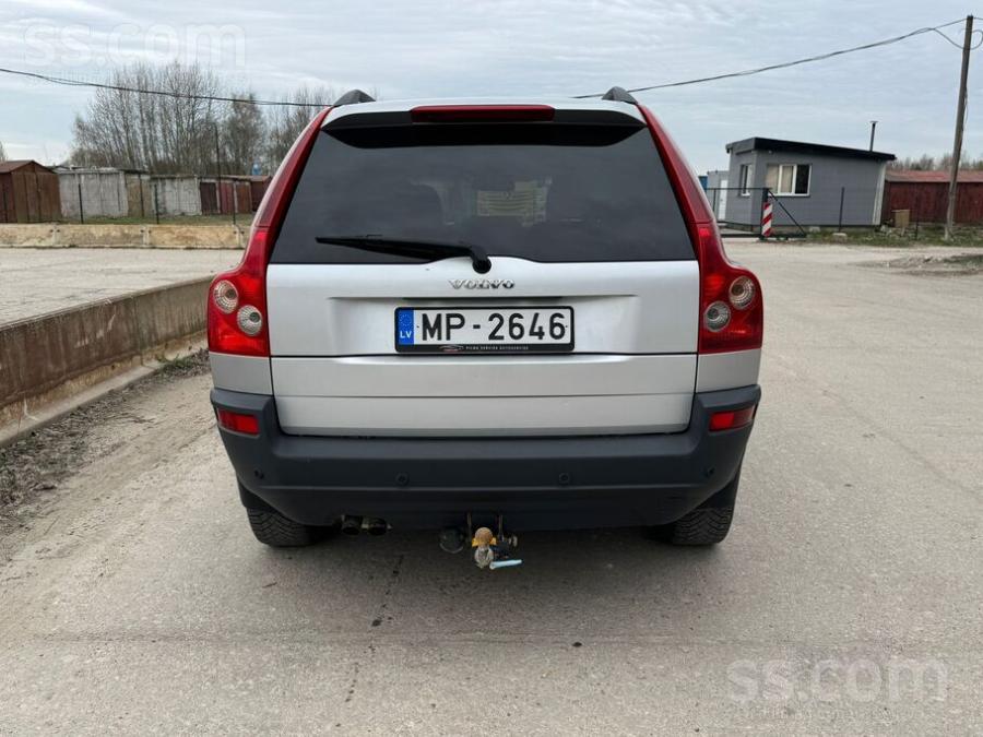 Grey Volvo XC90 2004 in Riga, with an engine capacity of 2.40 L and mileage of 0 thousand km for 3699 €, photo 5 on AUTOMOTO.COM.LV