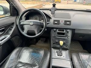 Grey Volvo XC90 2004 in Riga, with an engine capacity of 2.40 L and mileage of 0 thousand km for 3699 €, photo 12 on AUTOMOTO.COM.LV