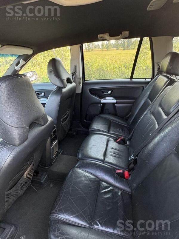 Pelēks Volvo XC90 2004 Ventspils, ar dzinēja tilpumu 2.40 L un nobraukumu 411 tūkst. km par 3150 €, foto 9 vietnē AUTOMOTO.COM.LV