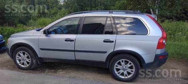 Grey Volvo XC90 2004 in Riga, with an engine capacity of 2.40 L and mileage of 435 thousand km for 1650 €, photo 2 on AUTOMOTO.COM.LV