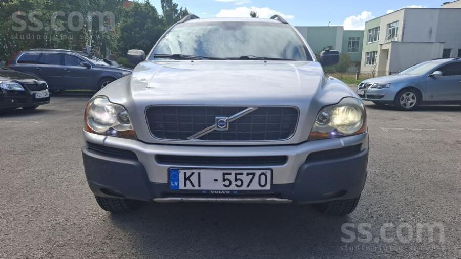 Pelēks Volvo XC90 2004 Daugavpils, ar dzinēja tilpumu 2.40 L un nobraukumu 410 tūkst. km par 2650 €, foto 3 vietnē AUTOMOTO.COM.LV