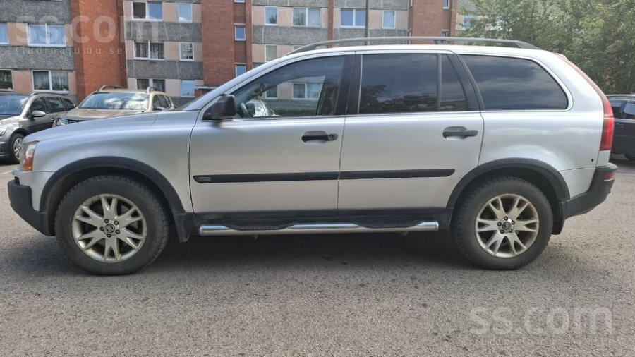 Pelēks Volvo XC90 2004 Daugavpils, ar dzinēja tilpumu 2.40 L un nobraukumu 410 tūkst. km par 2650 €, foto 6 vietnē AUTOMOTO.COM.LV