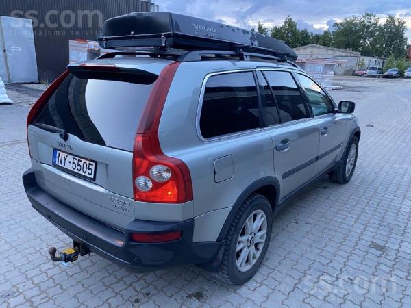 Grey Volvo XC90 2004 in Riga, with an engine capacity of 2.40 L and mileage of 0 thousand km for 3950 €, photo 4 on AUTOMOTO.COM.LV