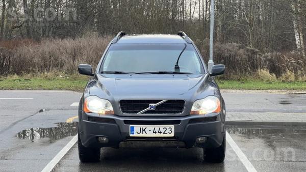 Pelēks Volvo XC90 2004 Rīga, ar dzinēja tilpumu 2.40 L un nobraukumu 345 tūkst. km par 2300 €, foto 1 vietnē AUTOMOTO.COM.LV