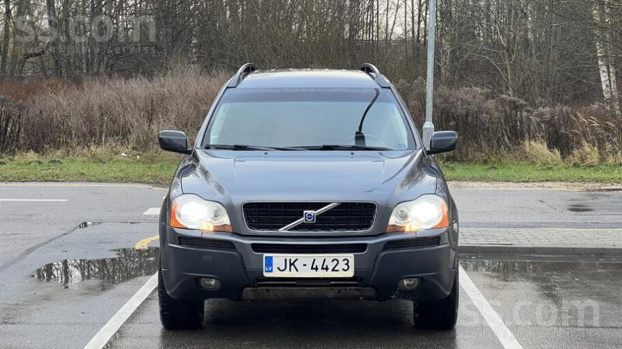 Pelēks Volvo XC90 2004 Rīga, ar dzinēja tilpumu 2.40 L un nobraukumu 345 tūkst. km par 2300 €, foto 1 vietnē AUTOMOTO.COM.LV