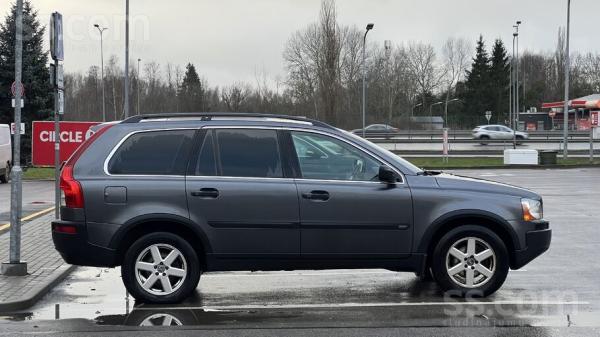 Pelēks Volvo XC90 2004 Rīga, ar dzinēja tilpumu 2.40 L un nobraukumu 345 tūkst. km par 2300 €, foto 4 vietnē AUTOMOTO.COM.LV