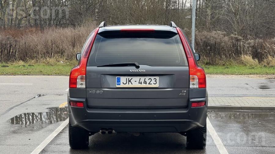 Pelēks Volvo XC90 2004 Rīga, ar dzinēja tilpumu 2.40 L un nobraukumu 345 tūkst. km par 2300 €, foto 7 vietnē AUTOMOTO.COM.LV