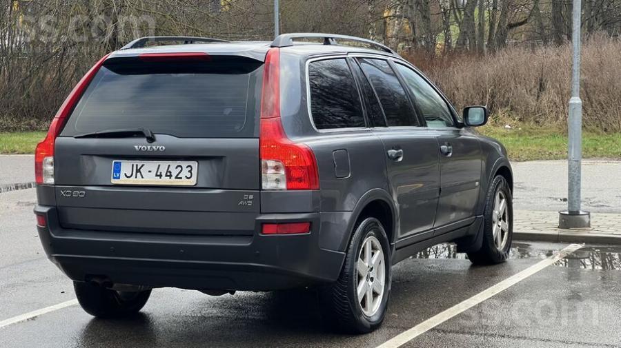 Pelēks Volvo XC90 2004 Rīga, ar dzinēja tilpumu 2.40 L un nobraukumu 345 tūkst. km par 2300 €, foto 8 vietnē AUTOMOTO.COM.LV