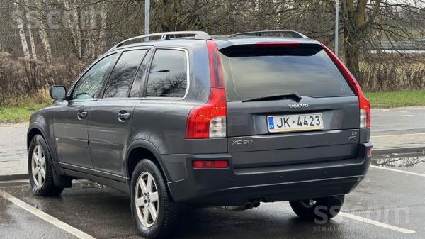 Pelēks Volvo XC90 2004 Rīga, ar dzinēja tilpumu 2.40 L un nobraukumu 345 tūkst. km par 2300 €, foto 8 vietnē AUTOMOTO.COM.LV