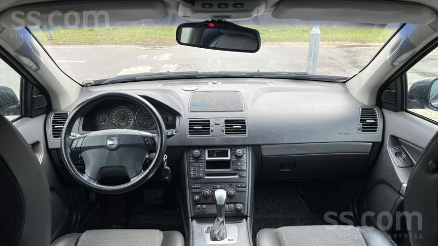 Pelēks Volvo XC90 2004 Rīga, ar dzinēja tilpumu 2.40 L un nobraukumu 345 tūkst. km par 2300 €, foto 10 vietnē AUTOMOTO.COM.LV