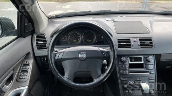 Pelēks Volvo XC90 2004 Rīga, ar dzinēja tilpumu 2.40 L un nobraukumu 345 tūkst. km par 2300 €, foto 10 vietnē AUTOMOTO.COM.LV