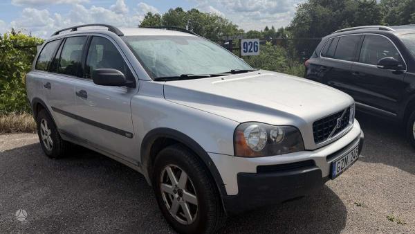 Pelēks Volvo XC90 2004 Alīta, ar dzinēja tilpumu 2.40 L un nobraukumu 347 tūkst. km par 2550 €, foto 2 vietnē AUTOMOTO.COM.LV