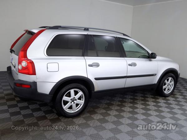 Grey Volvo XC90 2004 in Tallinn, with an engine capacity of 2.50 L and mileage of 217 thousand km for 1899 €, photo 3 on AUTOMOTO.COM.LV